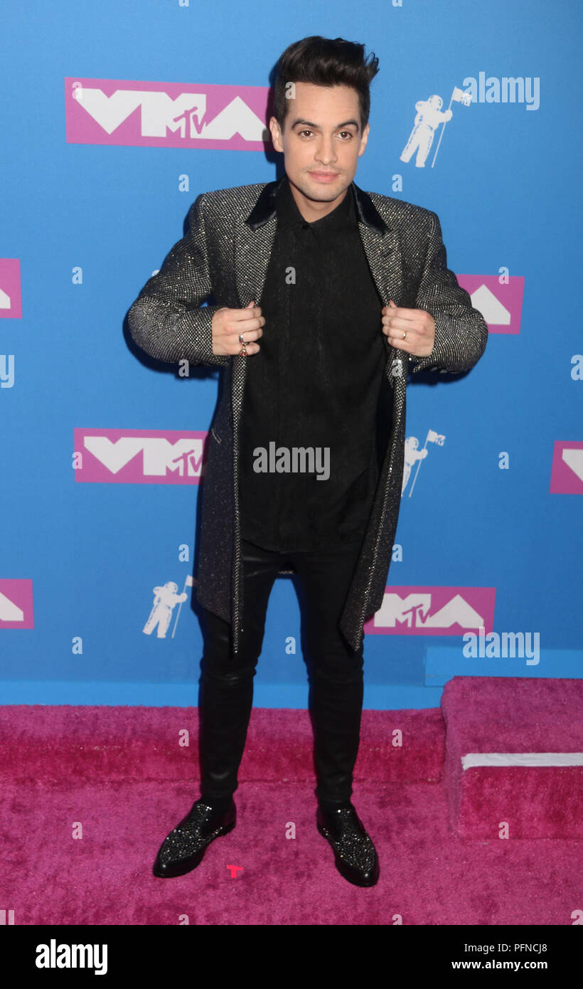 Panic at the disco vma's hi-res stock photography and images - Alamy