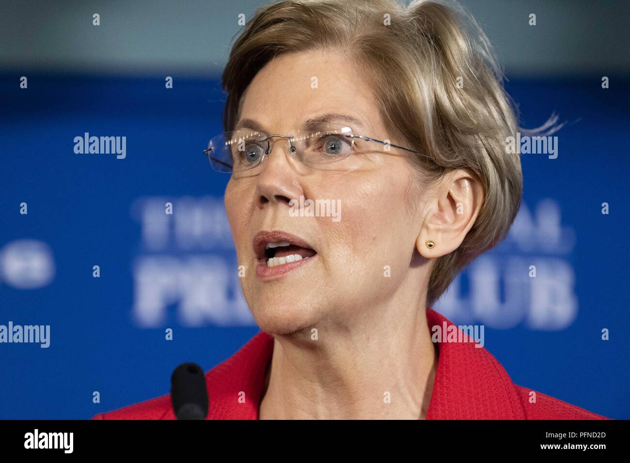 Washington, DC, USA. 21st Aug, 2018. Senator ELIZABETH WARREN (D-MA ...