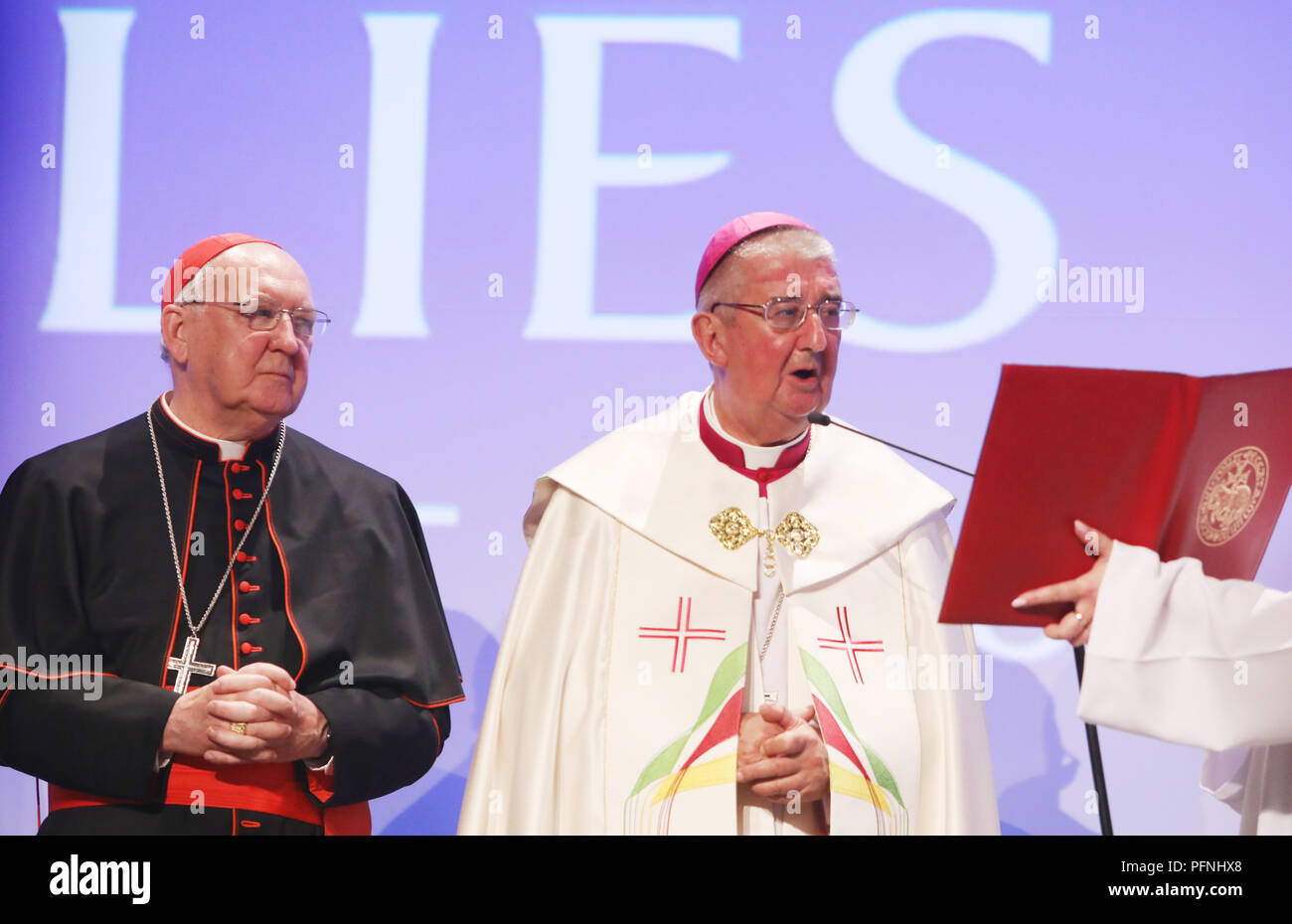 Roman catholic cardinals hi-res stock photography and images - Alamy