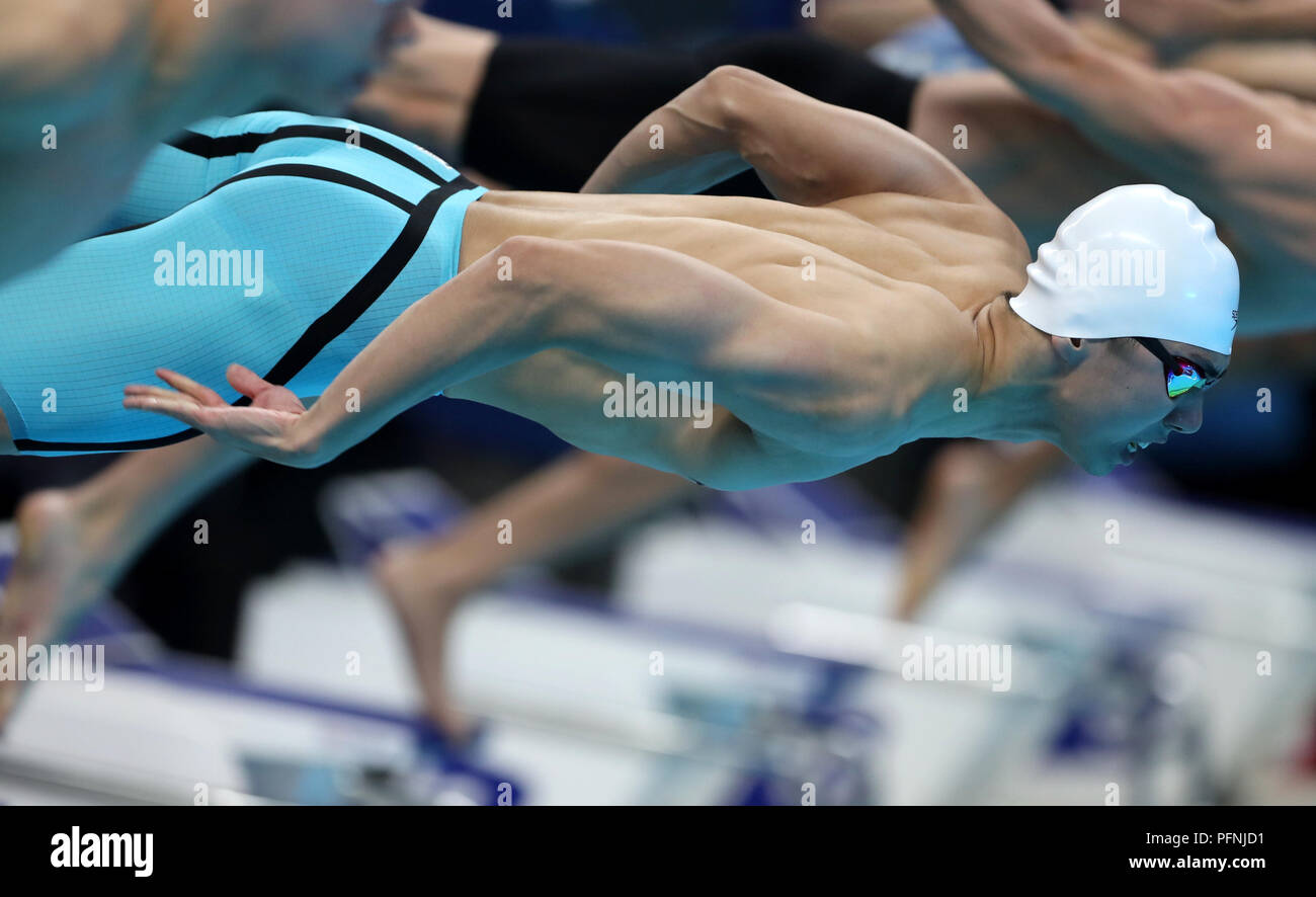 Jakarta, Indonesia. 22nd Aug, 2018. Yan Zibei of China enters water ...