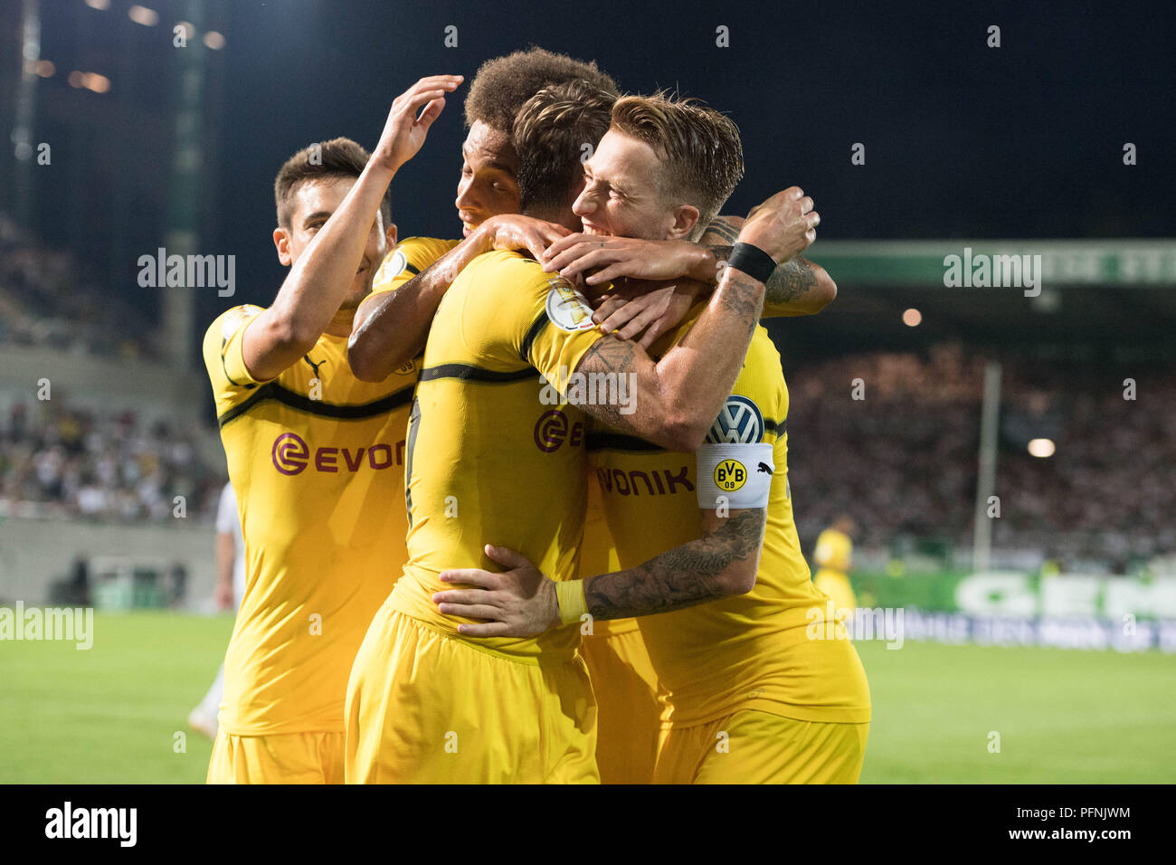 goalkeeper Marco REUS (right, DO), Axel WITSEL (2nd from left, DO ...