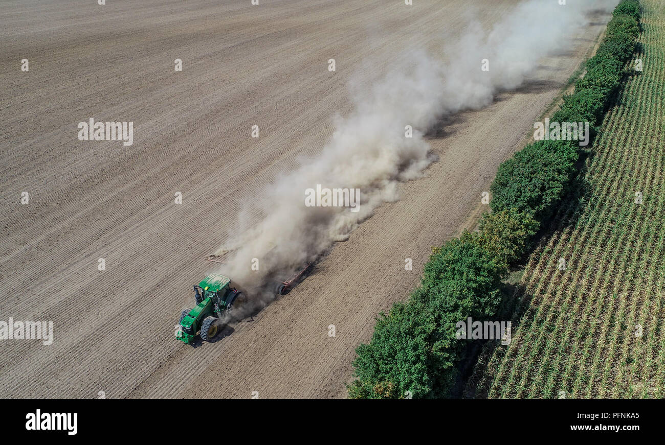 Dust whirls hi-res stock photography and images - Alamy