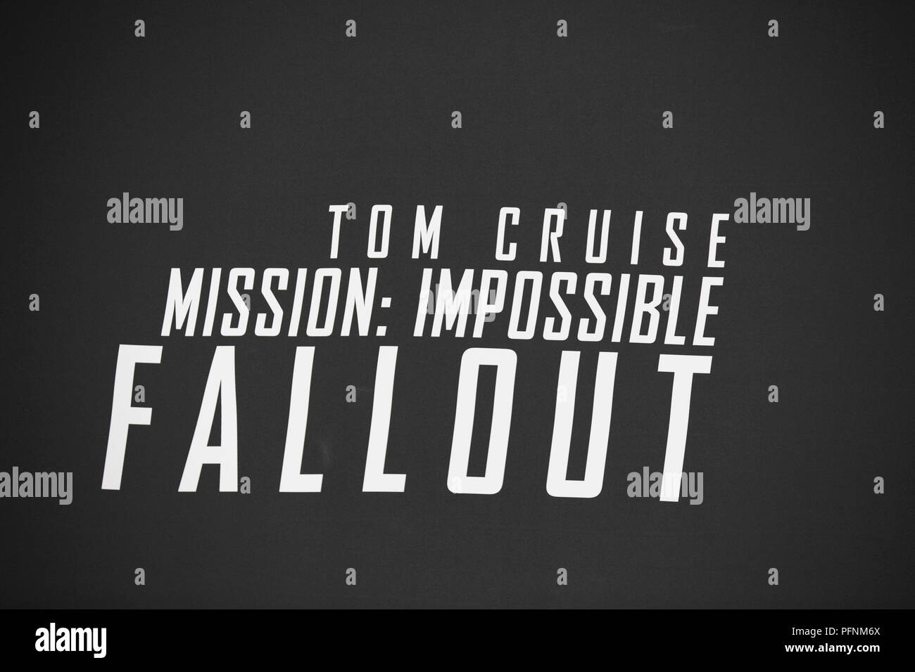 Mission impossible tom cruise wire Black and White Stock Photos ...