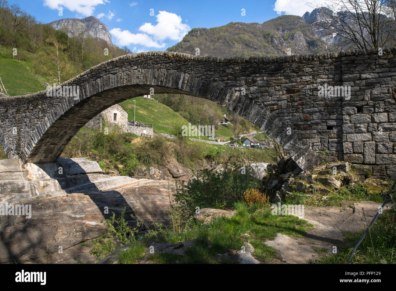 Old roman bridge hi-res stock photography and images - Alamy