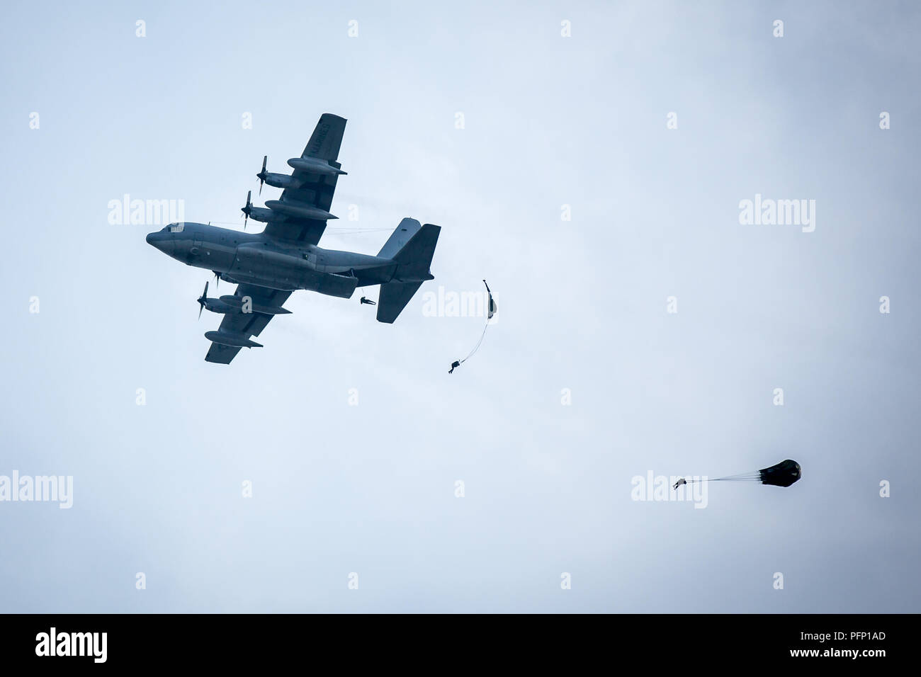 U.S. Marines from 4th Reconnaissance Battalion, 4th Marine Division ...