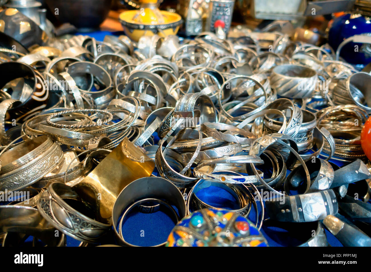 Shop of Moroccan handicraft items in a market Stock Photo - Alamy