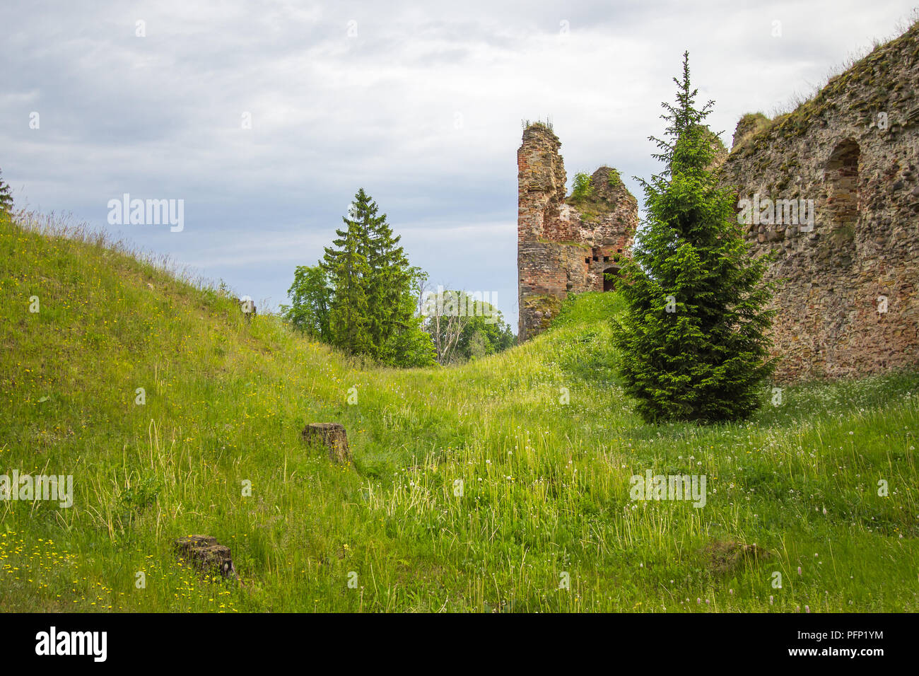 Old ruins hi-res stock photography and images - Alamy