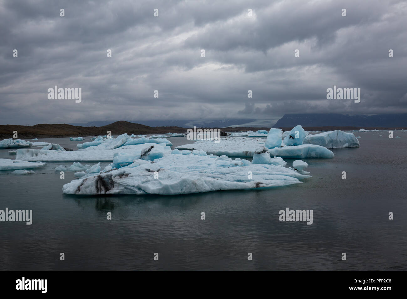 Ice bergs floating hi-res stock photography and images - Alamy
