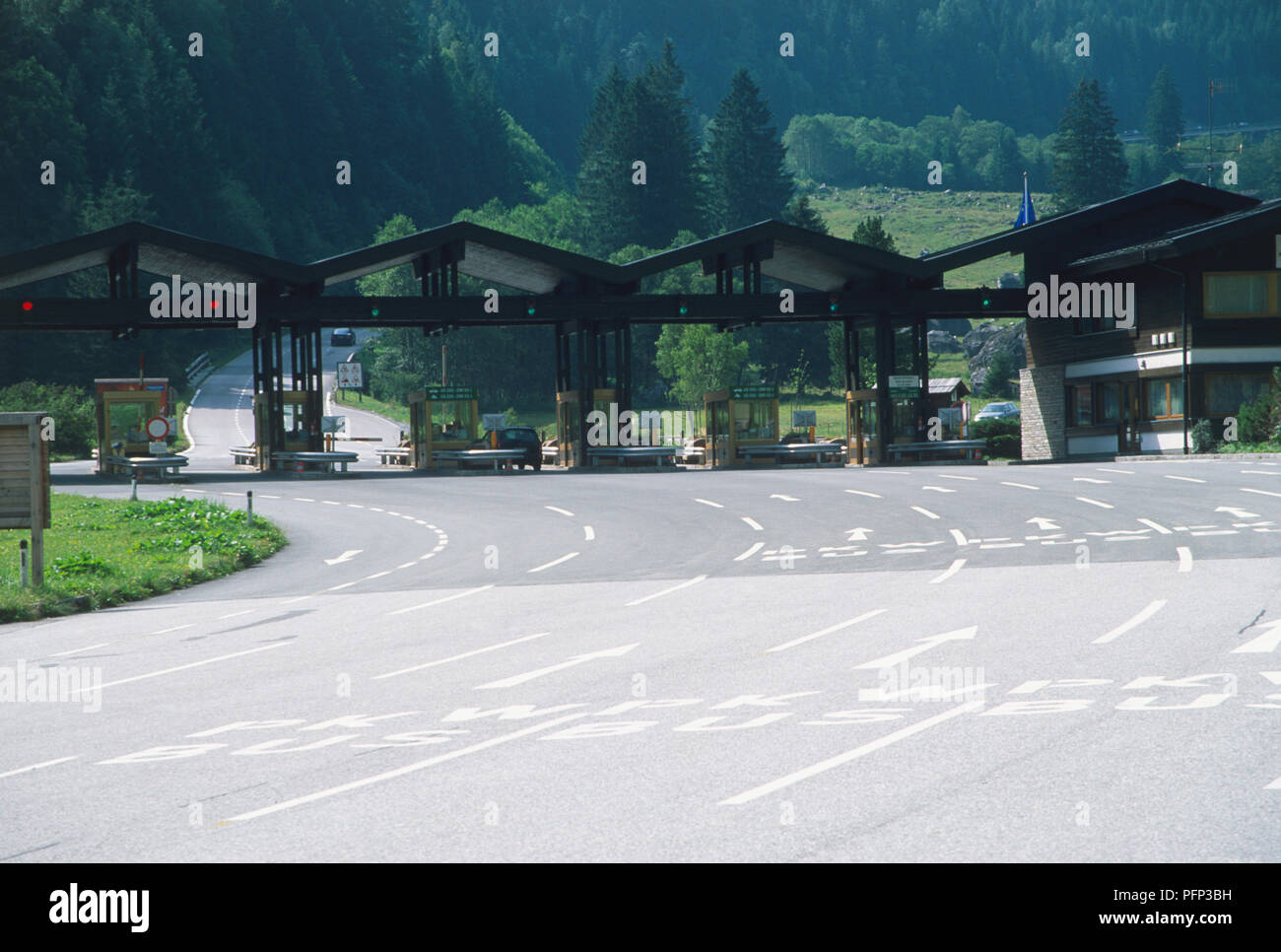 Toll barriers hi-res stock photography and images - Alamy