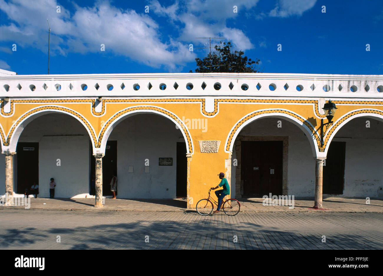 Colonial people hi-res stock photography and images - Alamy