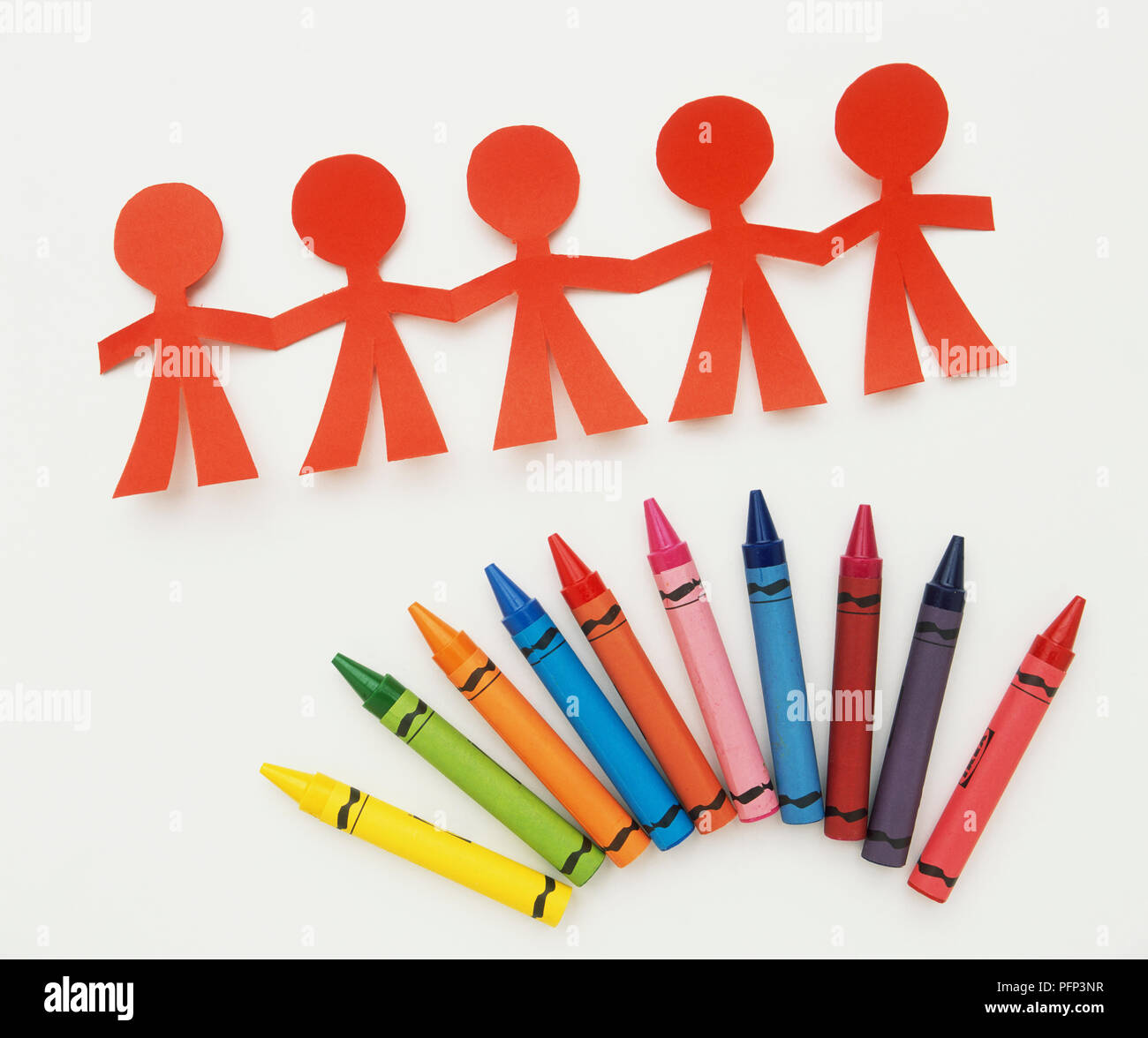 Paperchain men hi-res stock photography and images - Alamy