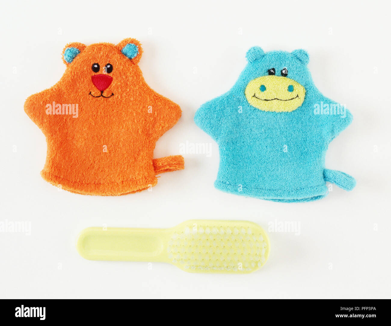 Glove puppets hi-res stock photography and images - Alamy