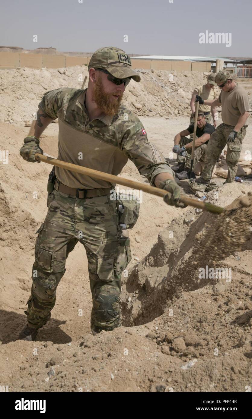 Iraqi border guard forces hi-res stock photography and images - Alamy