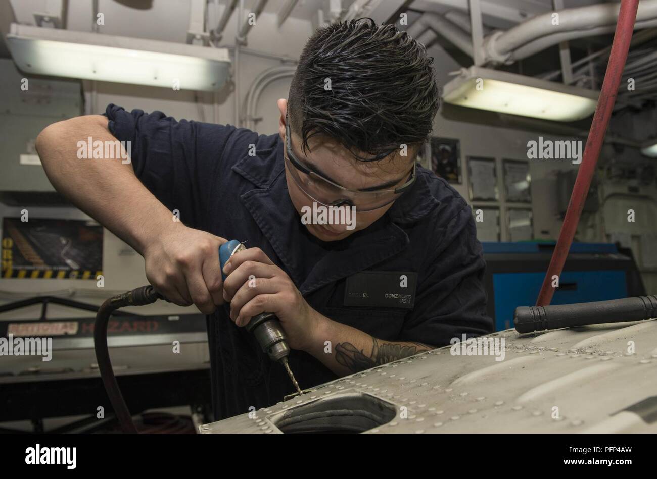 Rivet ship archive hi-res stock photography and images - Alamy