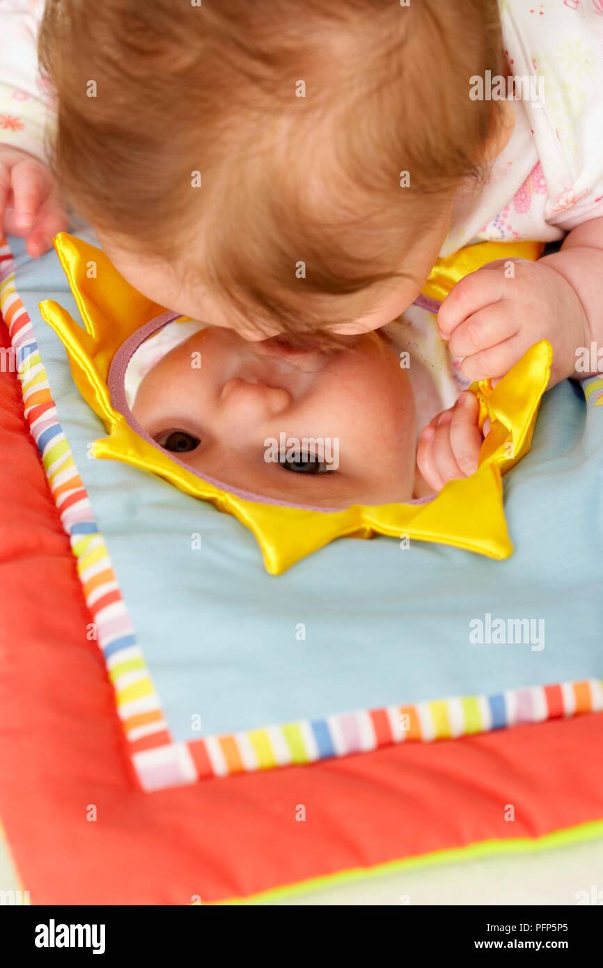 2 months baby looking mirror hi-res stock photography and images - Alamy