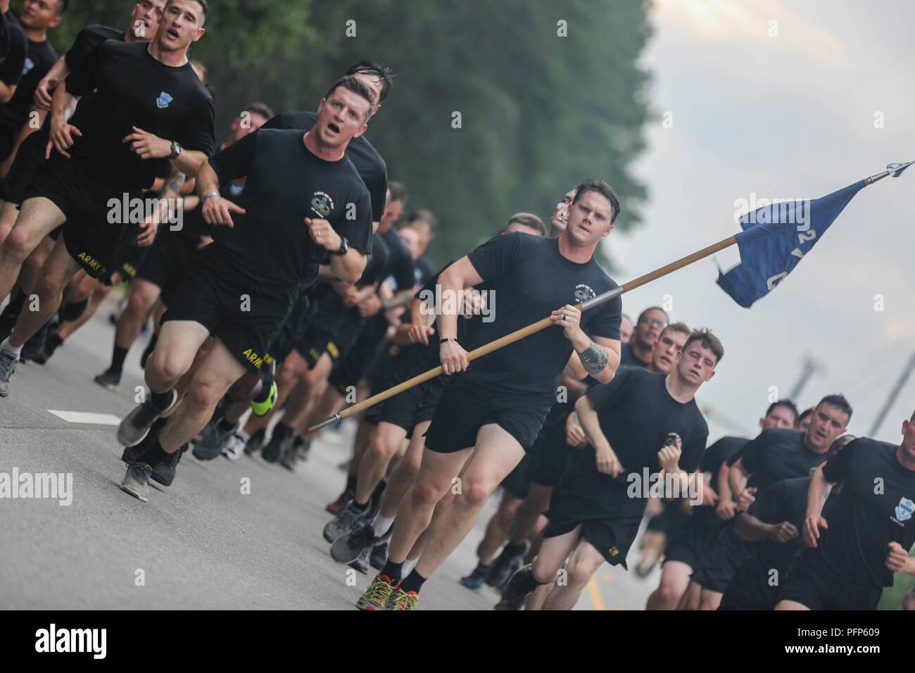 U.S. Army Paratroopers assigned to the 82nd Airborne Division ...
