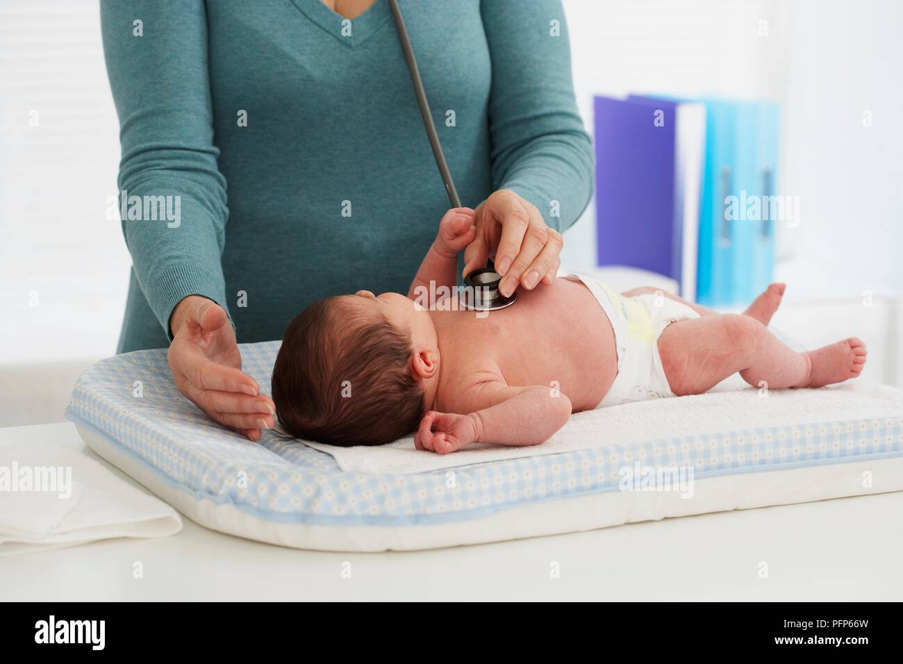 Doctor baby uk hi-res stock photography and images - Alamy
