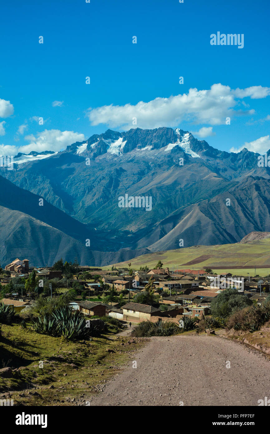 View of the Andes from Sacred Valley, Peru Stock Photo - Alamy