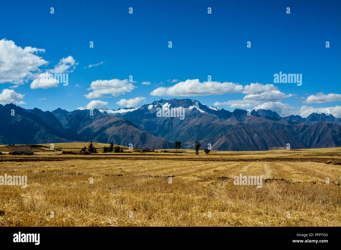 Landscape flat plane peru hi-res stock photography and images - Alamy
