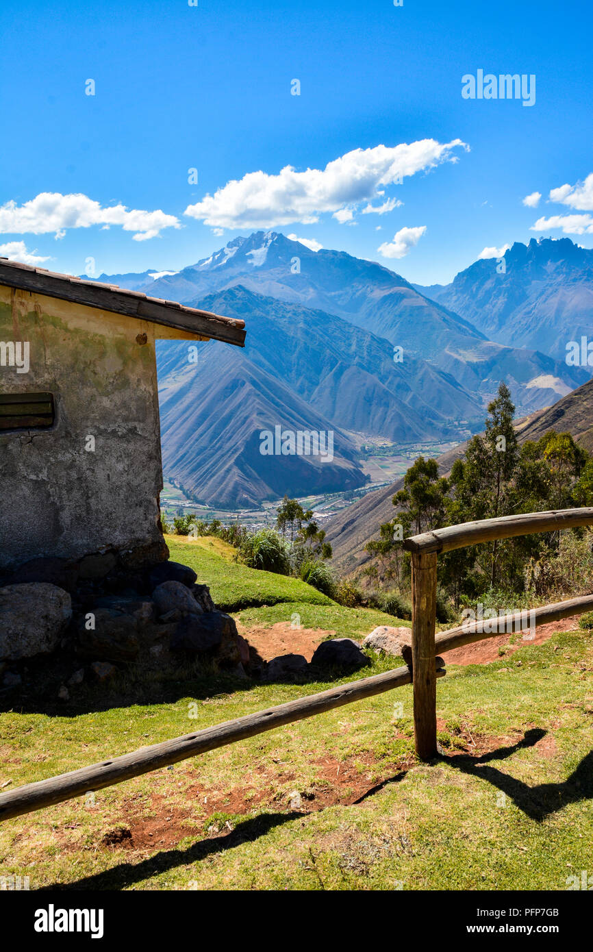 Peru old construction hi-res stock photography and images - Alamy