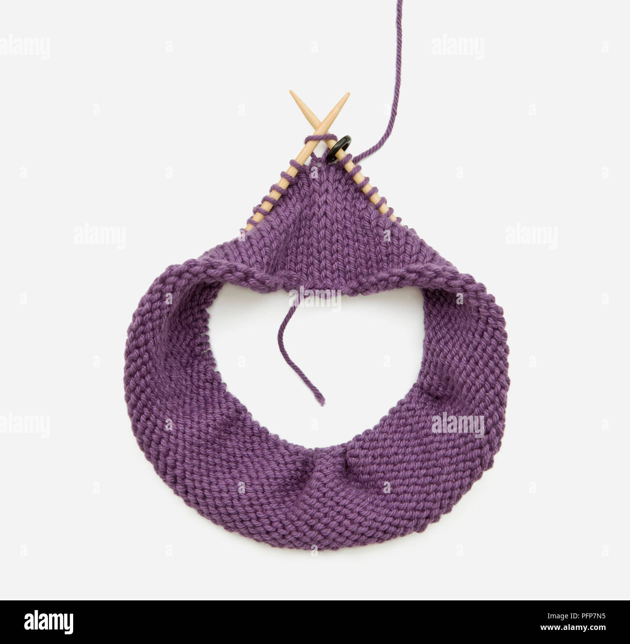 Knitting circle hi-res stock photography and images - Alamy