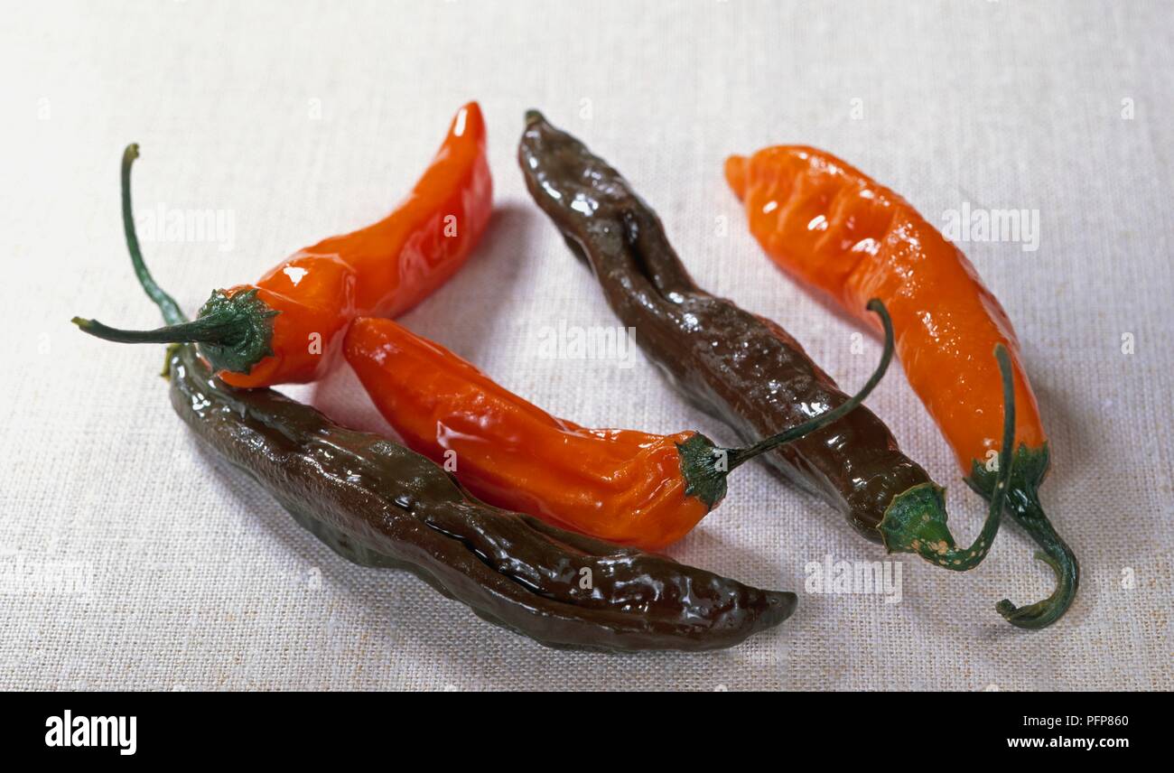 Five red hi-res stock photography and images - Alamy