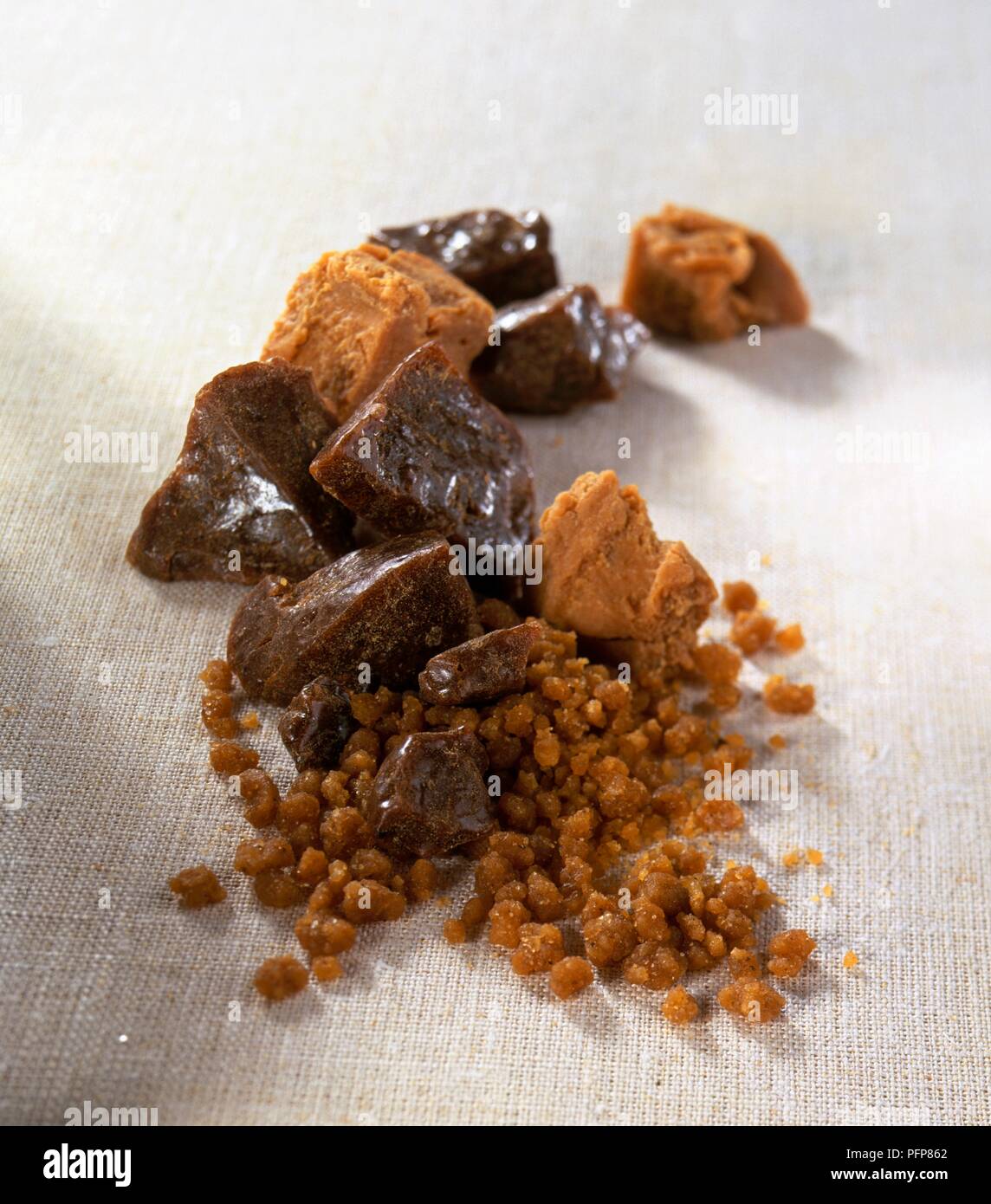 Ferula assafoetida (Asafoetida), lumps and crushed pieces Stock Photo ...