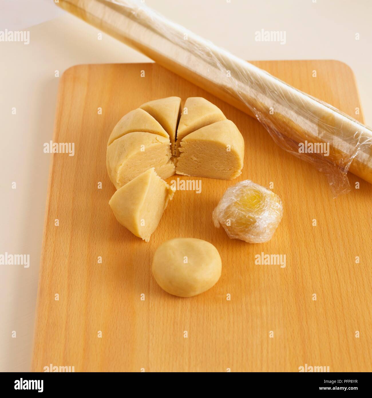 Round objects on hi-res stock photography and images - Alamy