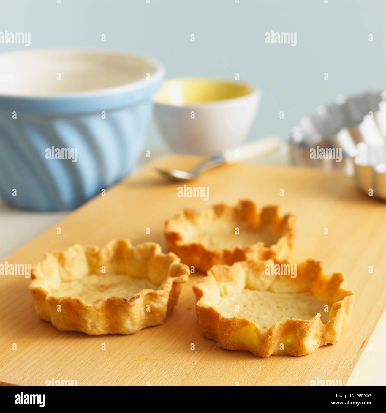 Pre baked pastry tart hi-res stock photography and images - Alamy