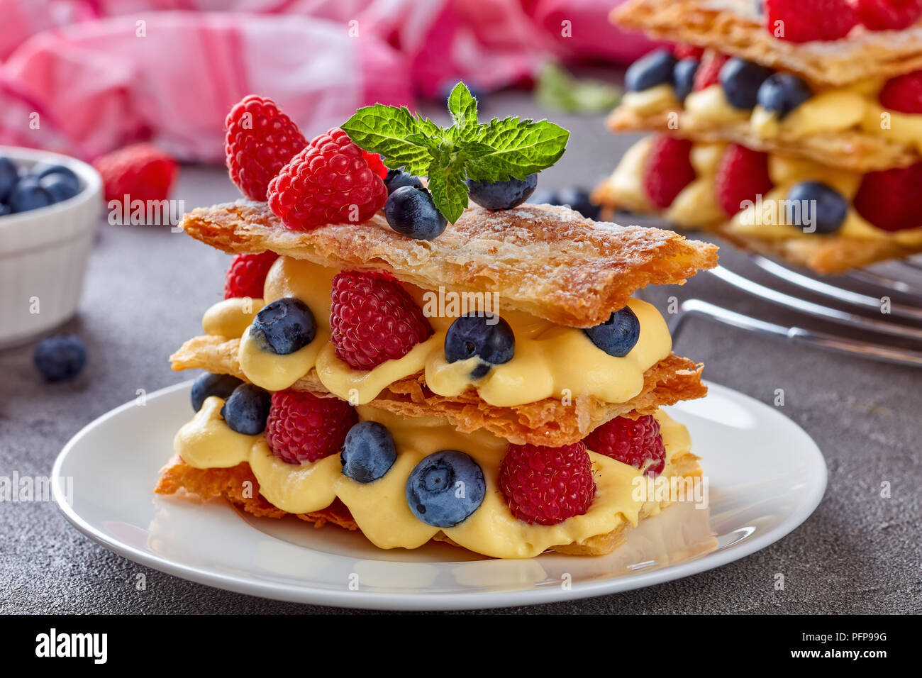 French layered cake hi-res stock photography and images - Alamy