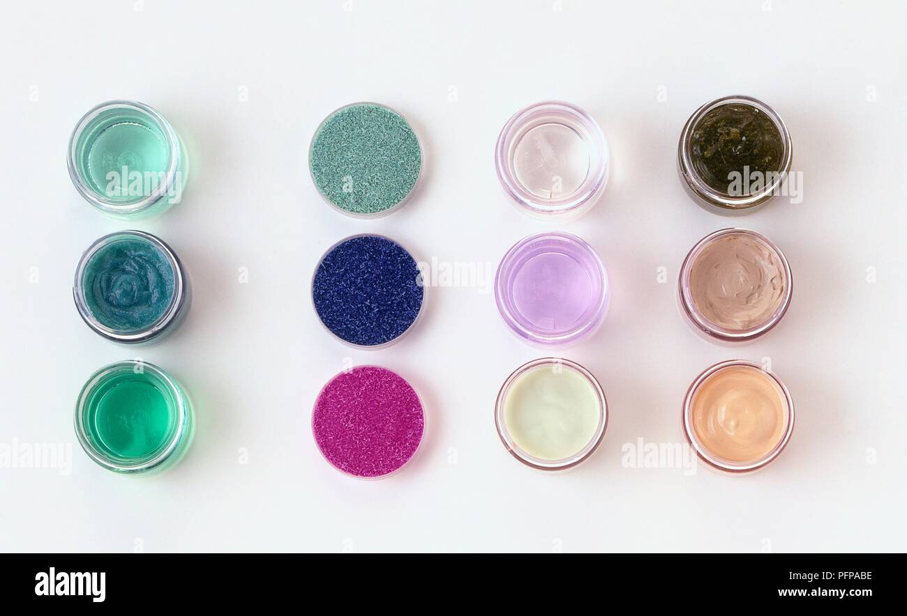 Coloured eyeshadow hi-res stock photography and images - Alamy