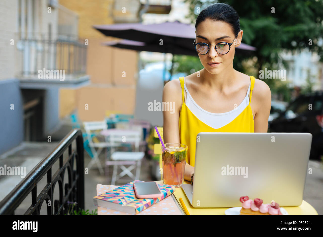 Busy laptop hi-res stock photography and images - Alamy