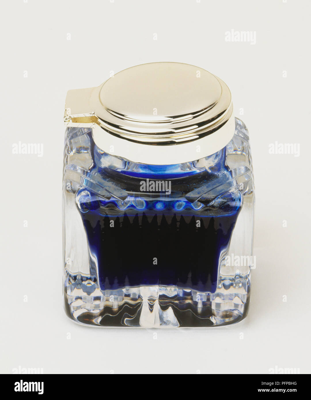 Fountain pens pot hi-res stock photography and images - Alamy