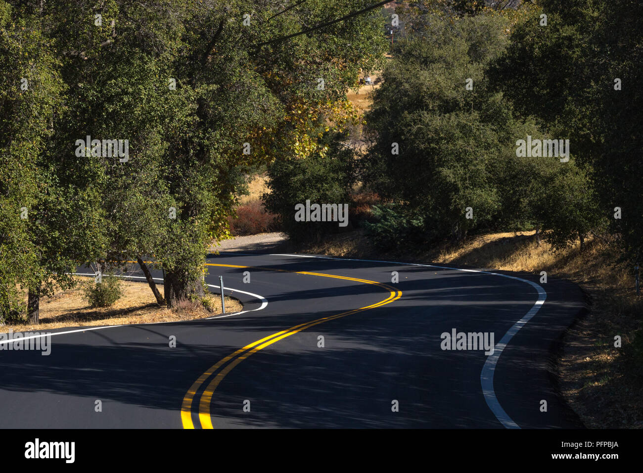 Paved country road hi-res stock photography and images - Alamy