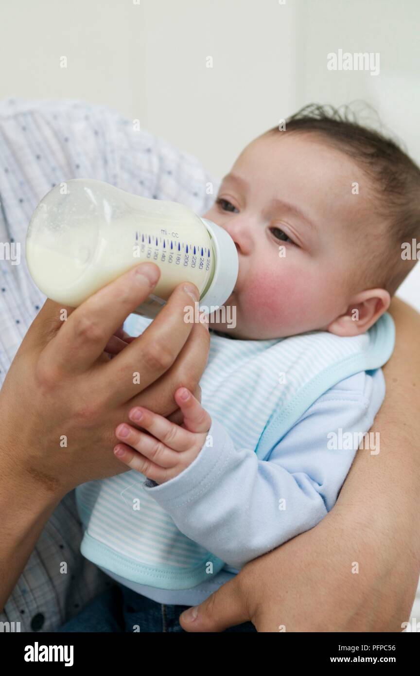 Two young men drinking milk hi-res stock photography and images - Alamy