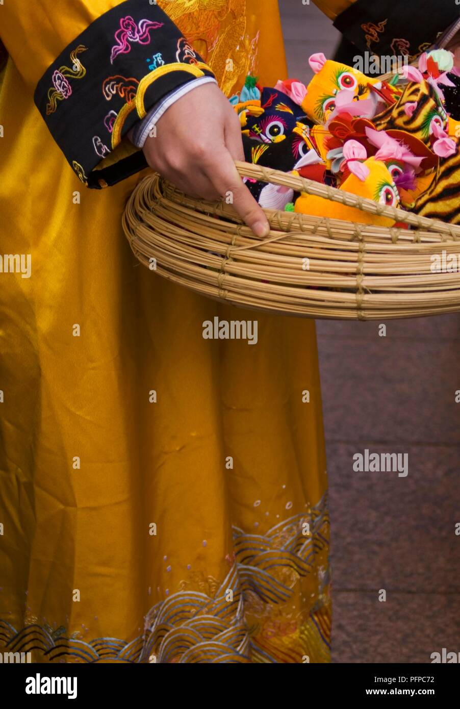 Talisman chinese hi-res stock photography and images - Alamy