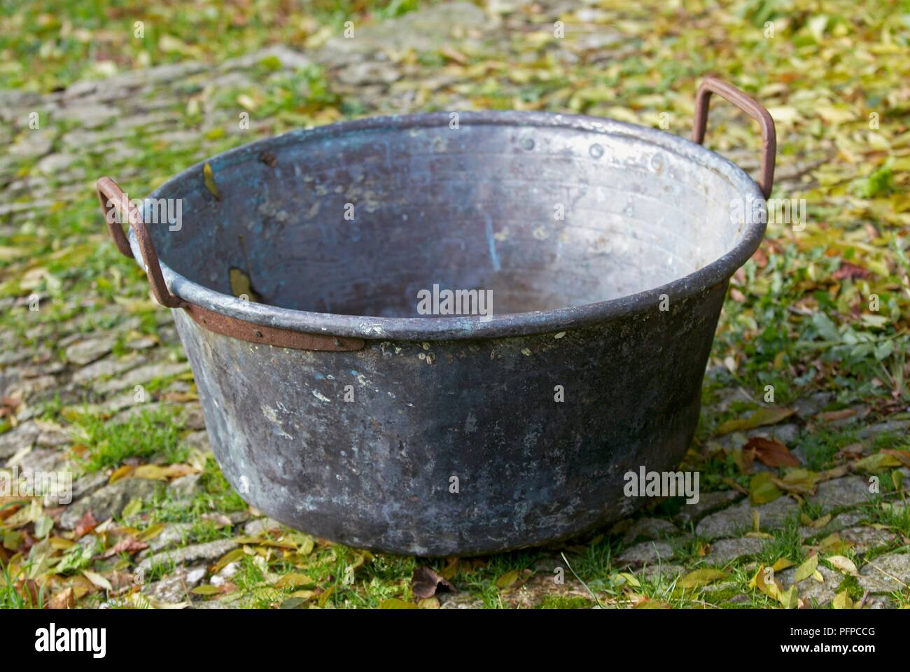 Trough container hi-res stock photography and images - Alamy