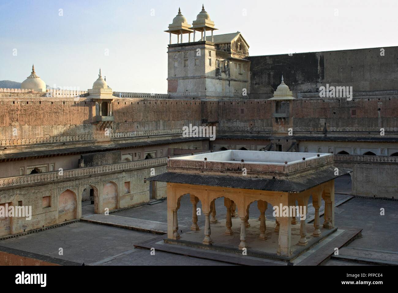 Baradari hi-res stock photography and images - Alamy