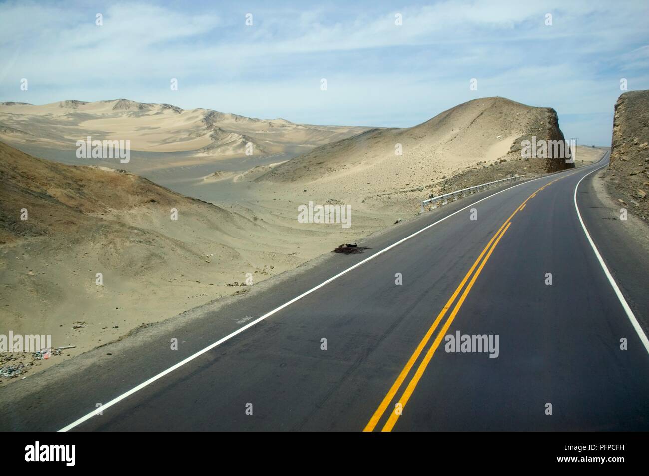Peru, Peru Highway 1 (Carretera Panamericana), part of Pan-American ...