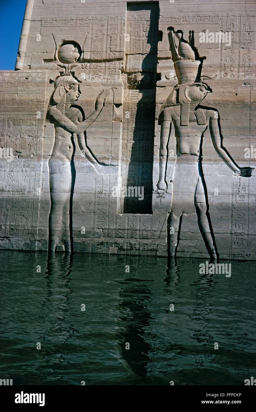 Flooded nile temple hi-res stock photography and images - Alamy