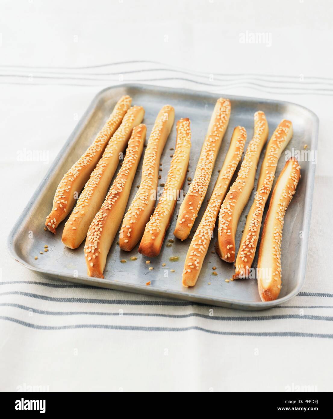 Stainless steel baking tray hi-res stock photography and images - Alamy
