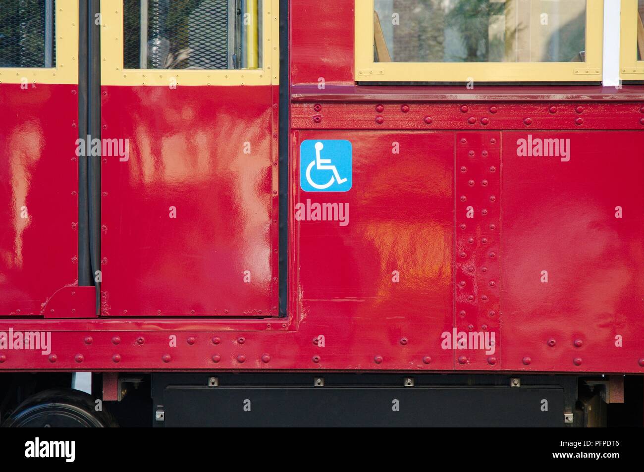 New orleans streetcar sign hi-res stock photography and images - Alamy