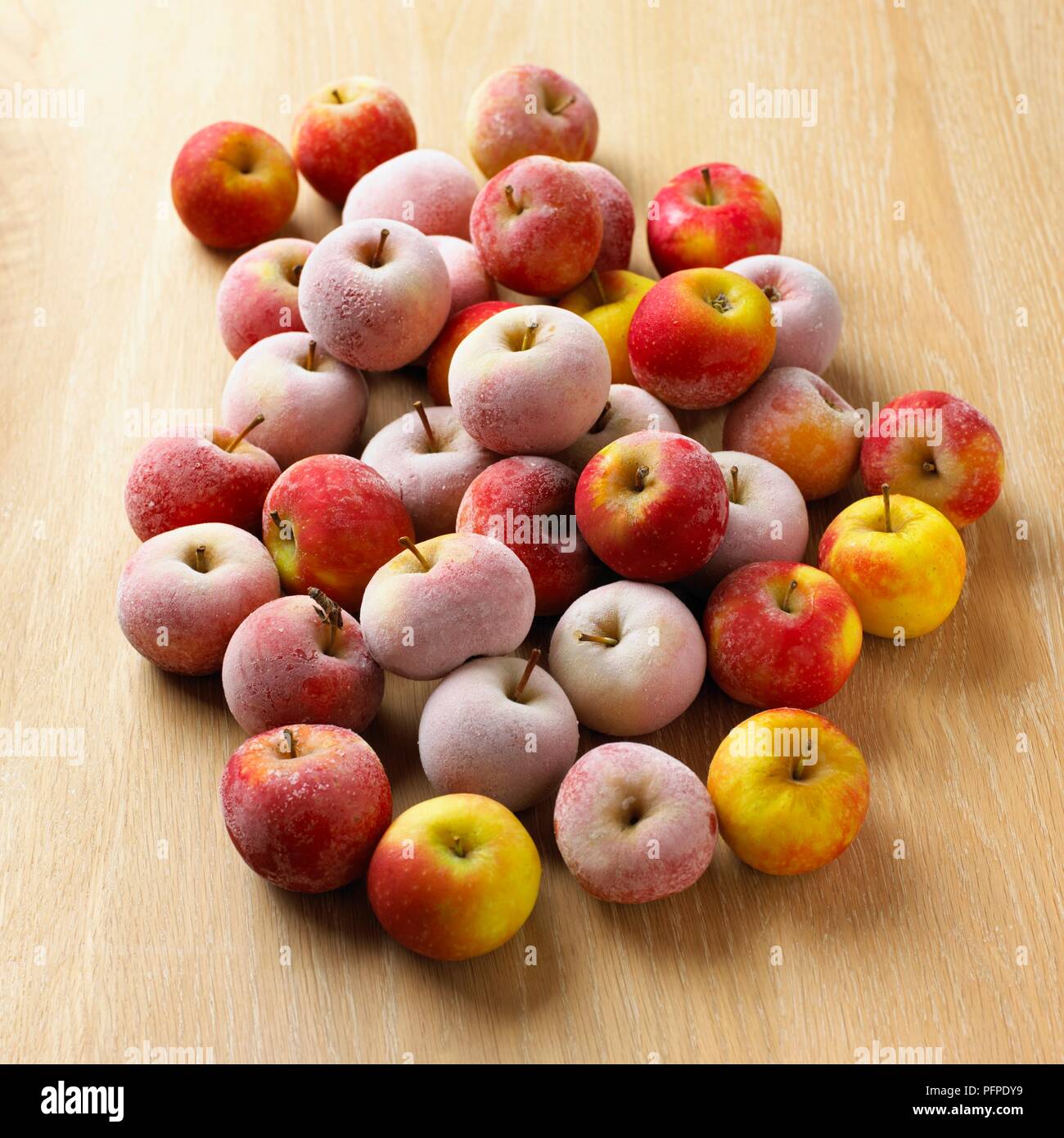 Frosted objects hi-res stock photography and images - Alamy