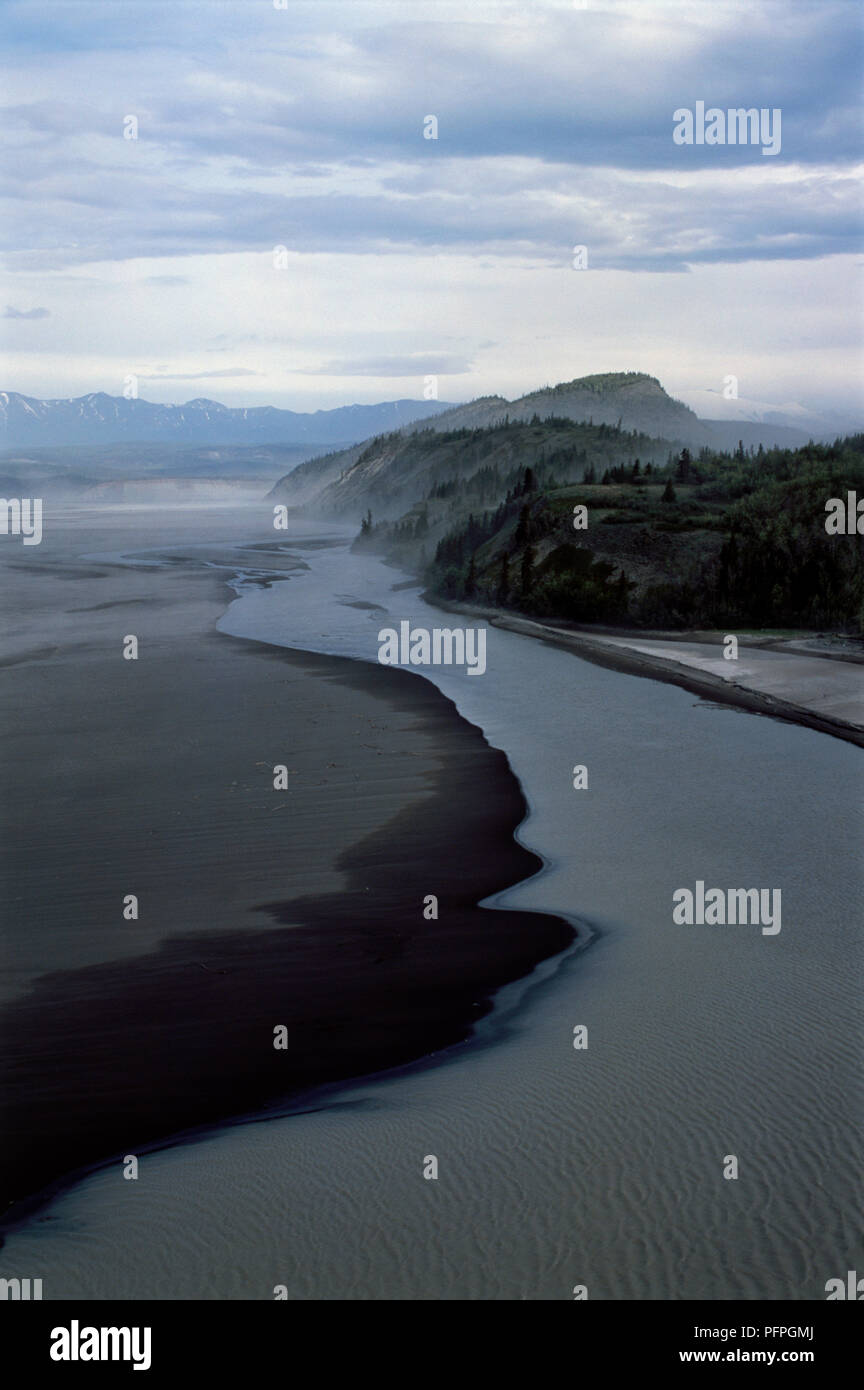 USA, Alaska, Eastern Interior, Chitina, dust clouds rolling off Copper ...