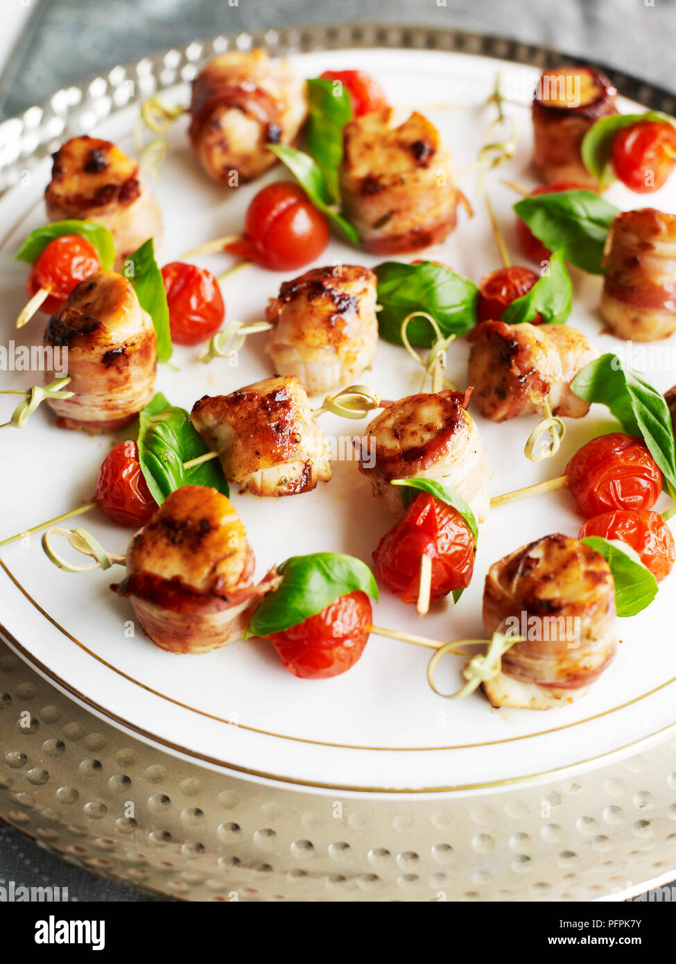 Scallop canape hi-res stock photography and images - Alamy