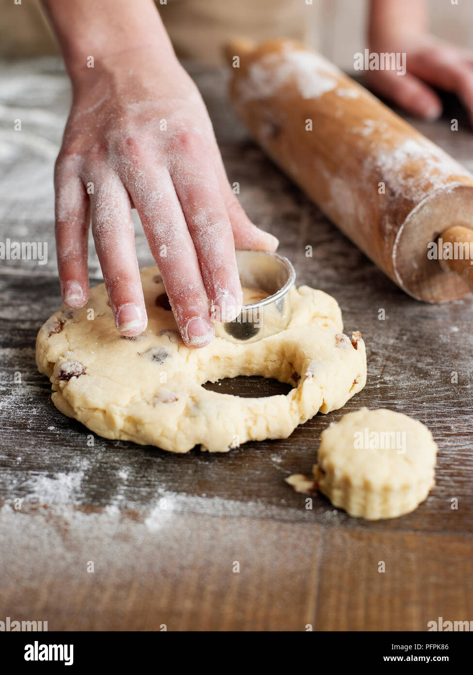 Scone cutter hi res stock photography and images Alamy