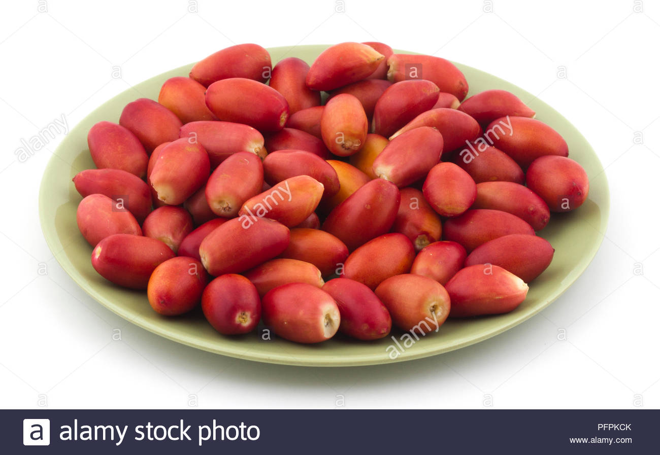 Unripe Dates Stock Photos & Unripe Dates Stock Images - Alamy