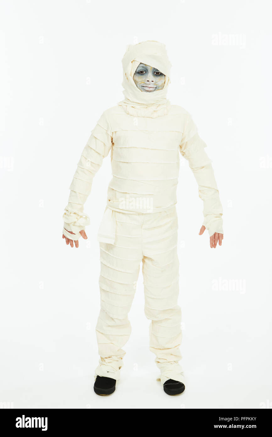 Child mummy hi-res stock photography and images - Alamy