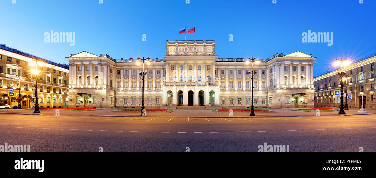 Mariinsky palace hi-res stock photography and images - Alamy