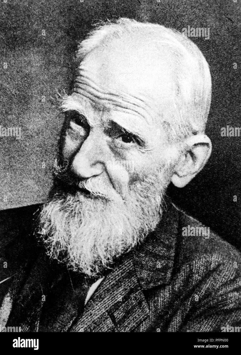 Bernard shaw writer Black and White Stock Photos & Images - Alamy